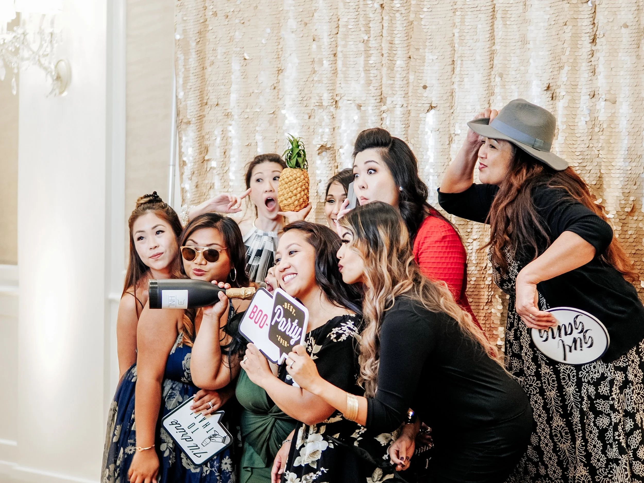 Modern Hawaii Wedding Photobooth Services Honolulu Oahu Hawaii Kapolei ...
