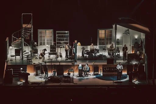 Concert Review: The 1975 Brings Their Very Best with Theatrics, Flasks ...