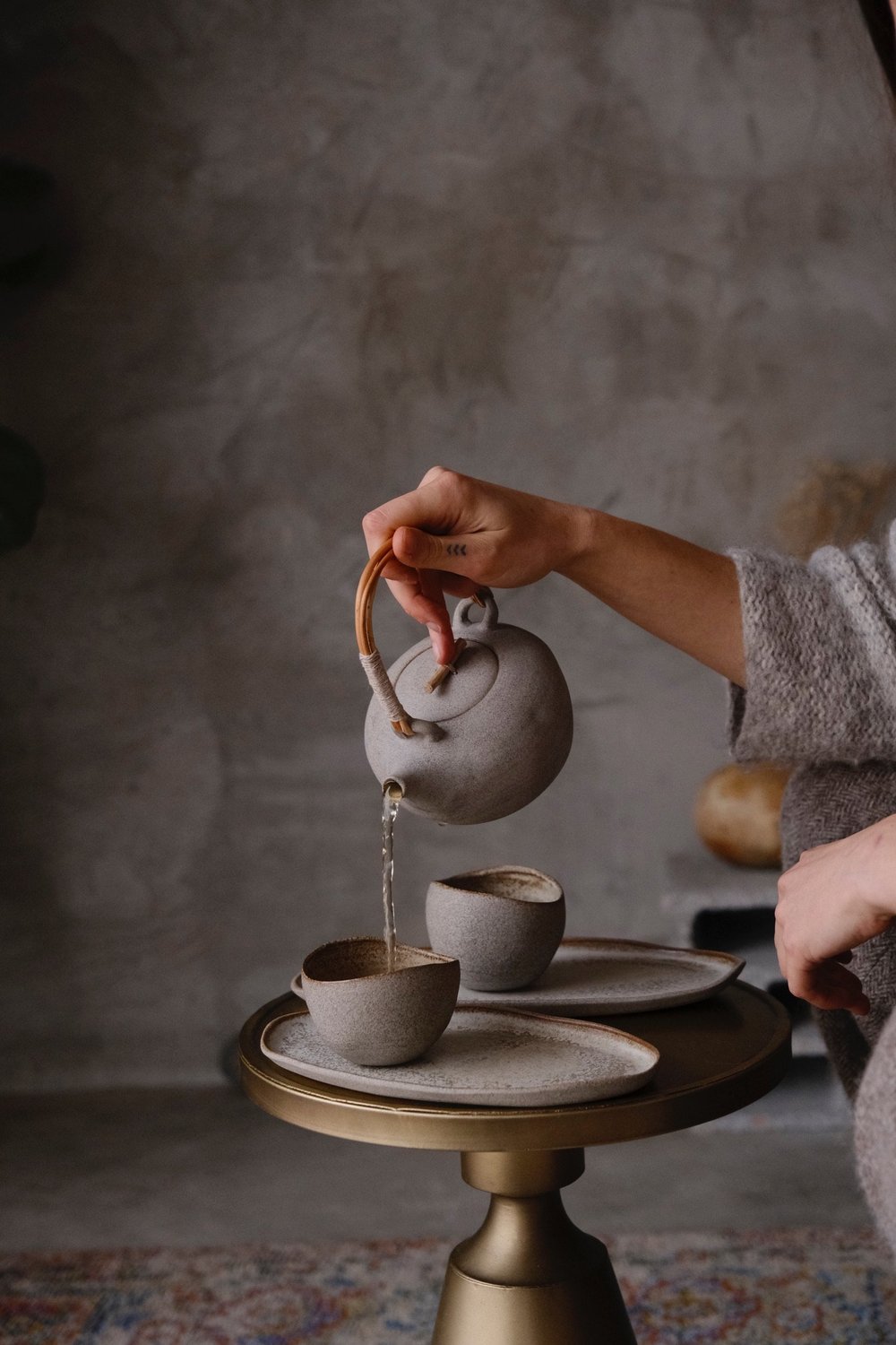 Teapot with juniper wood handle — Laima Ceramics
