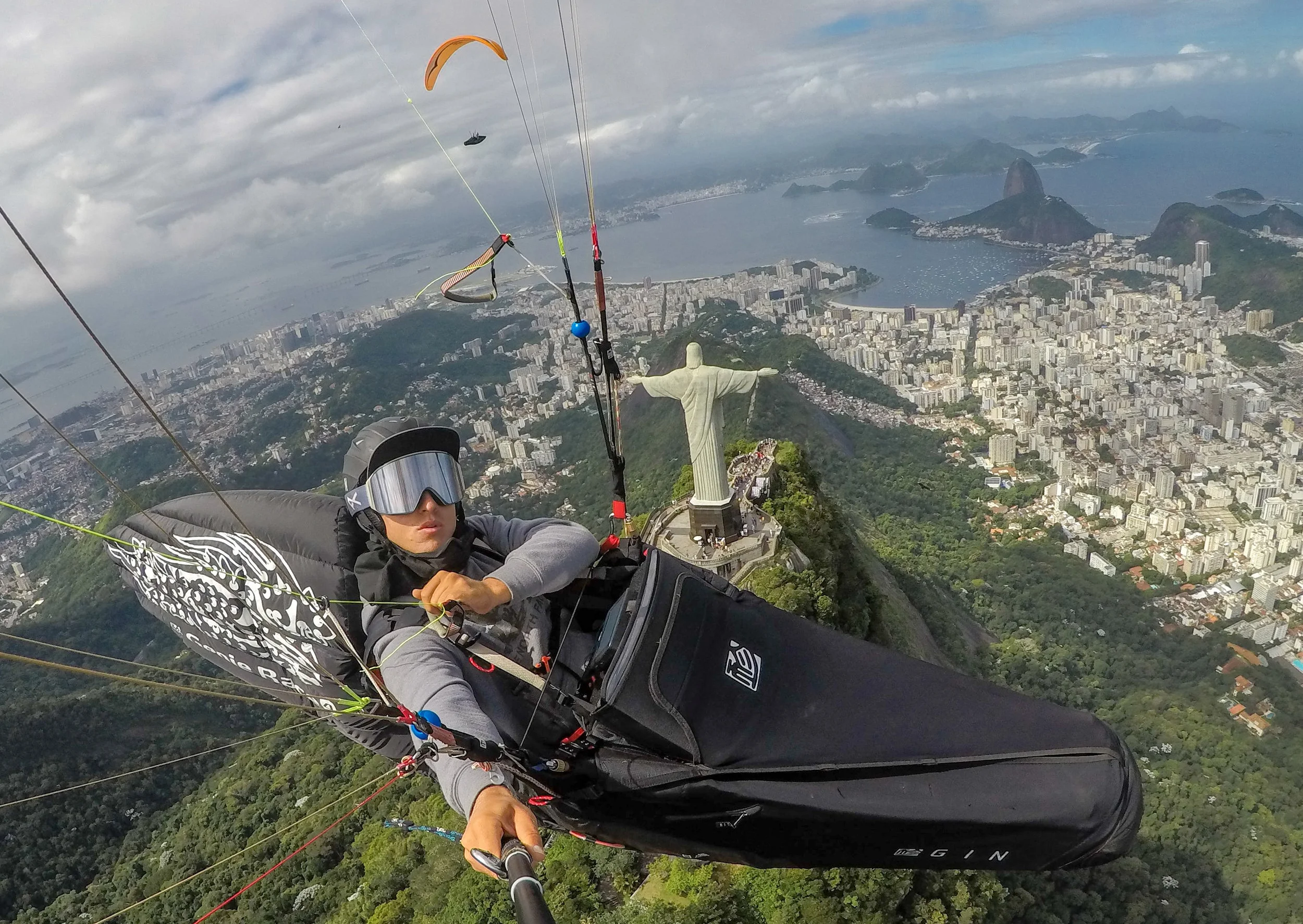 Paragliding in Rio de Janeiro over Christ the Redeemer | FLIGHT (B)LOG ...
