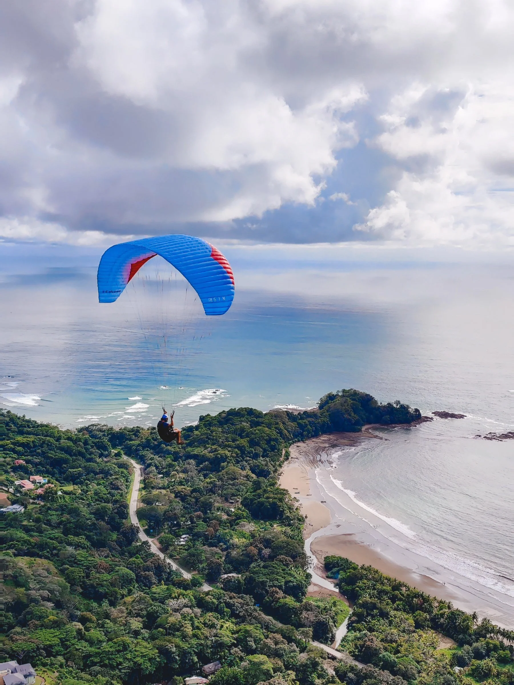 Tandem Paragliding Tours, and Paragliding Courses in Dominical Costa ...