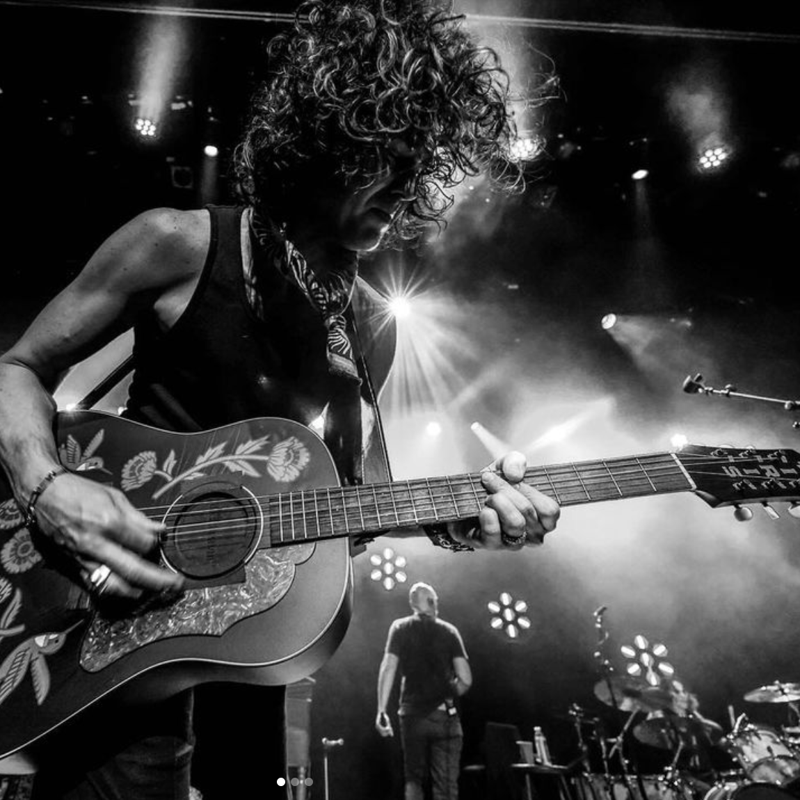 Iris Guitar Artists | Players Who Choose Iris Guitars — IRIS GUITAR COMPANY