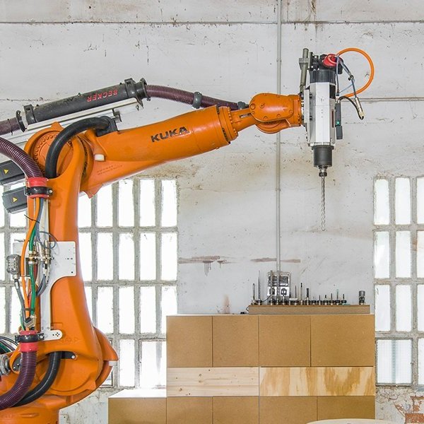 KUKA- Fresado 5 ejes gran formato — TMDC