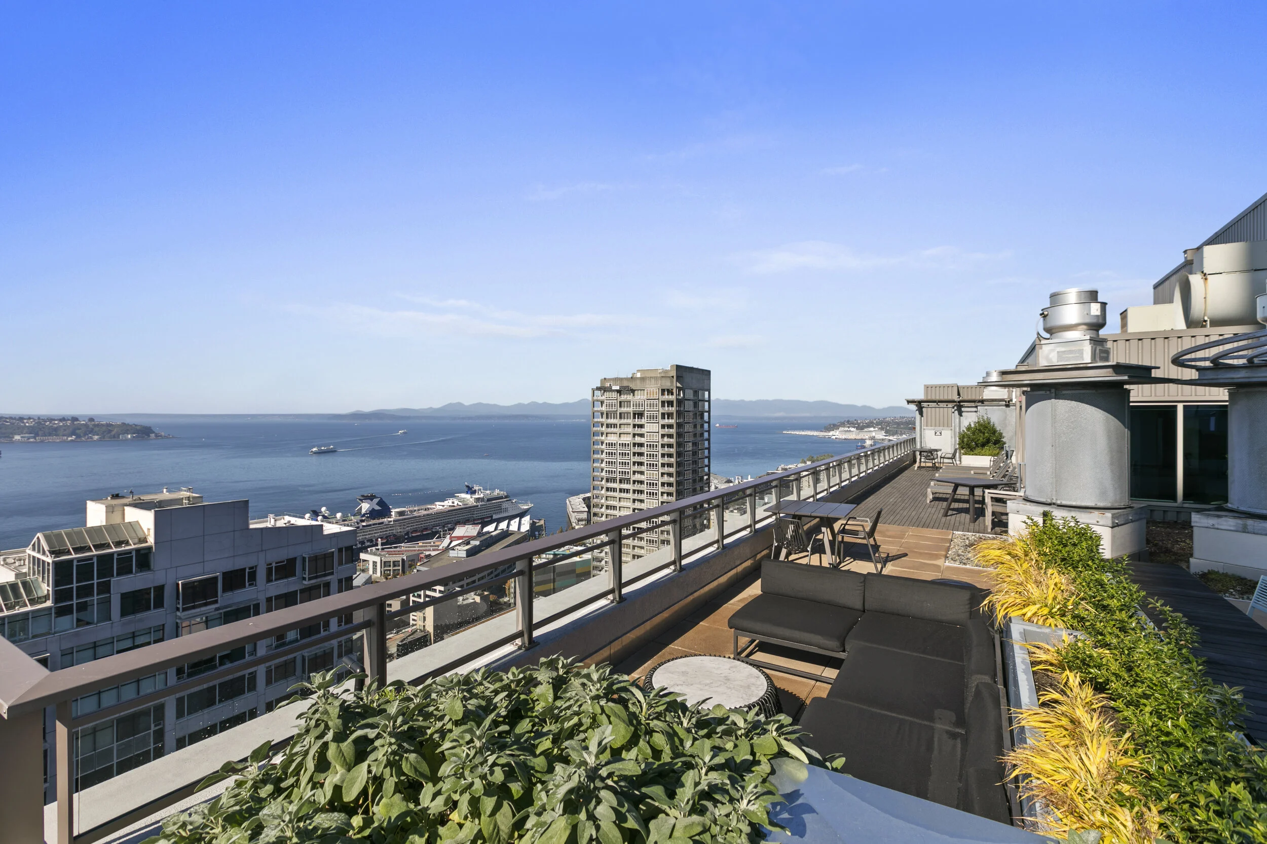 The Cristalla Residence 2003 — Citrone Partners