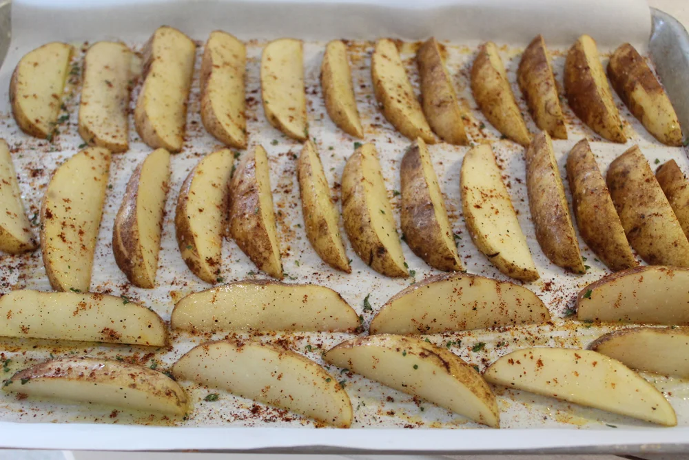 Baked Seasoned Wedge Fries — COOKING WITH THE PAN