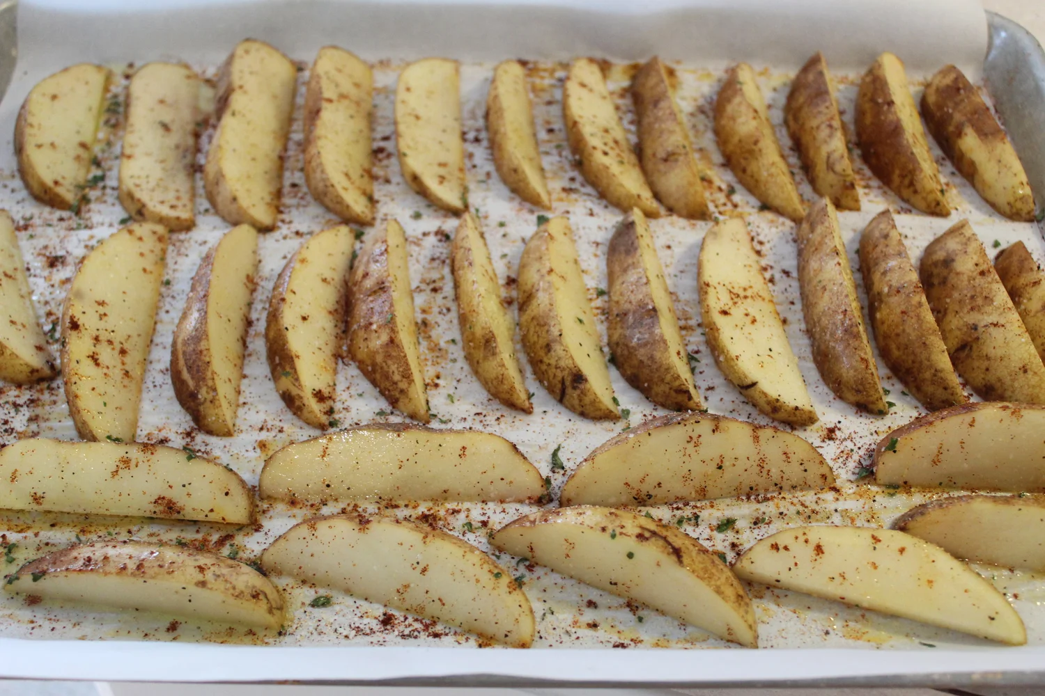 Baked Seasoned Wedge Fries — COOKING WITH THE PAN