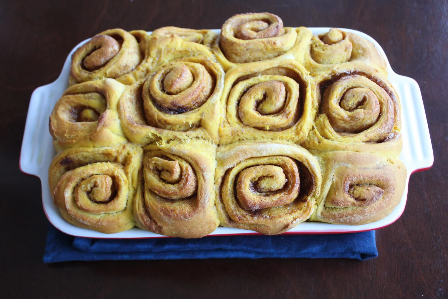 Pumpkin Spice Rolls with Pumpkin Spice Glaze — COOKING WITH THE PAN