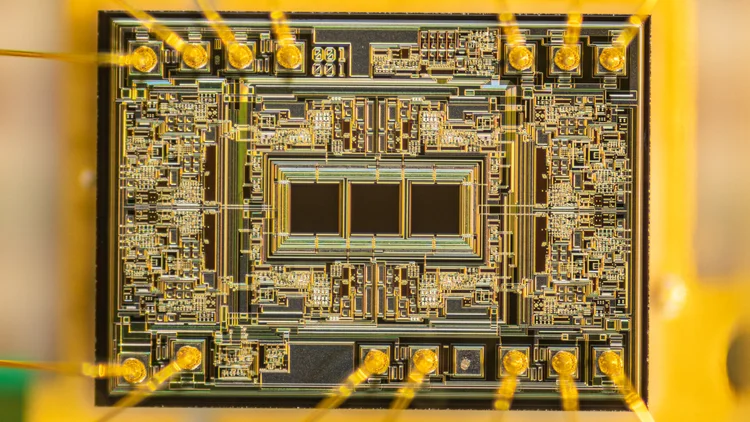 How to recover a silicon die from a salvaged microprocessor — Allan ...