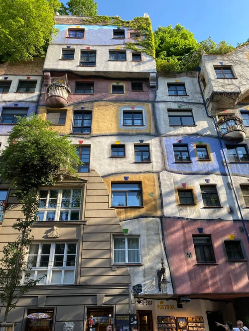 HUNDERTWASSER IN VIENNA — PAFexplorer