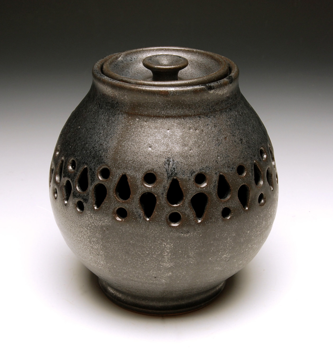 DAVID HUGHES POTTERY