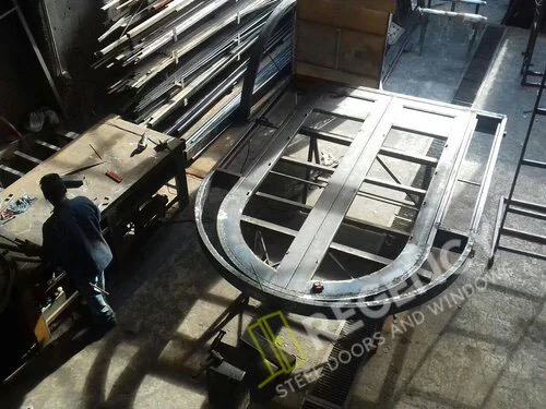 𝗥𝗲𝗴𝗲𝗻𝗰𝘆 𝗦𝘁𝗲𝗲𝗹 𝗗𝗼𝗼𝗿𝘀 𝗮𝗻𝗱 𝗪𝗶𝗻𝗱𝗼𝘄𝘀