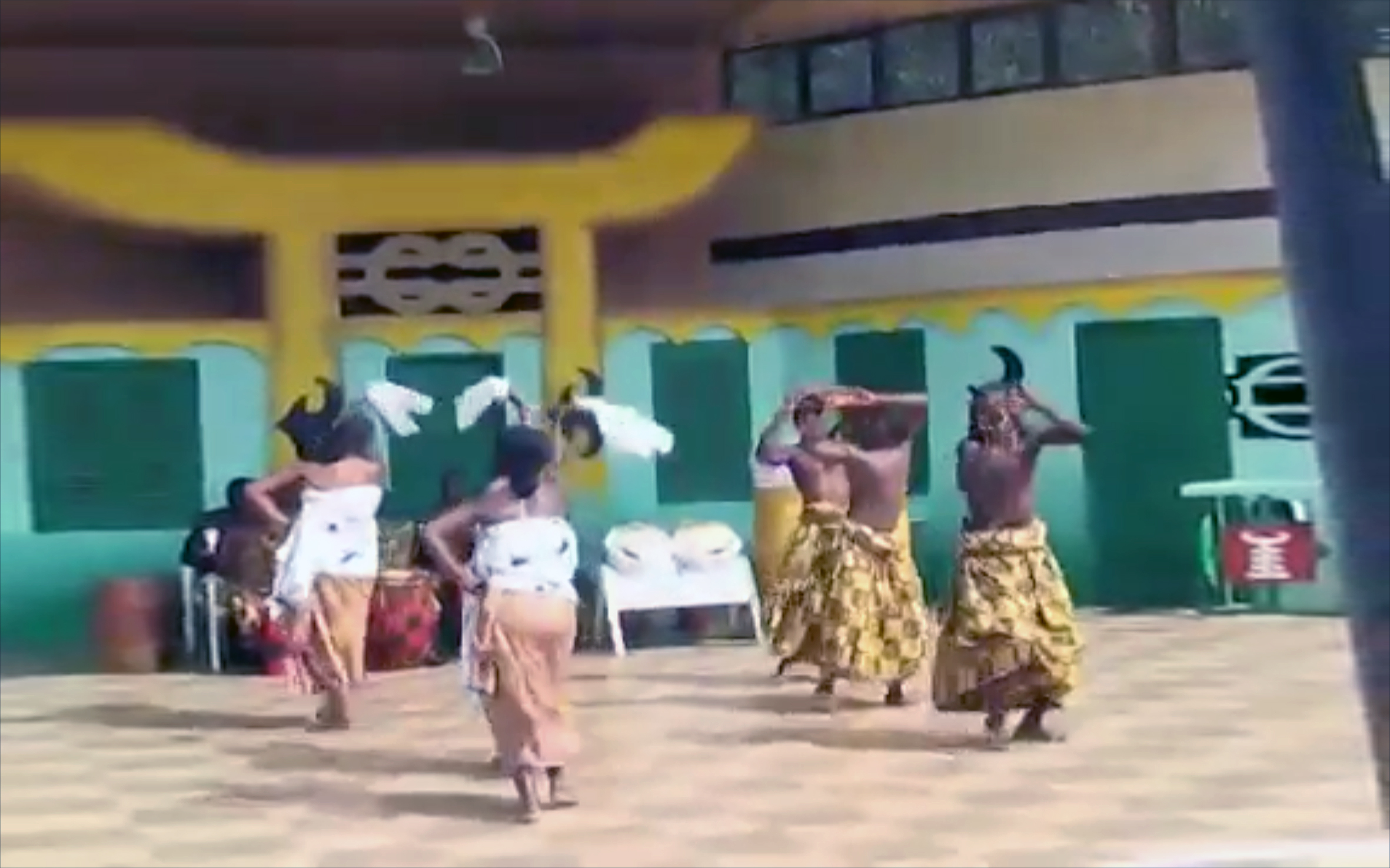 Dance Style - Aa — Universal Tongue