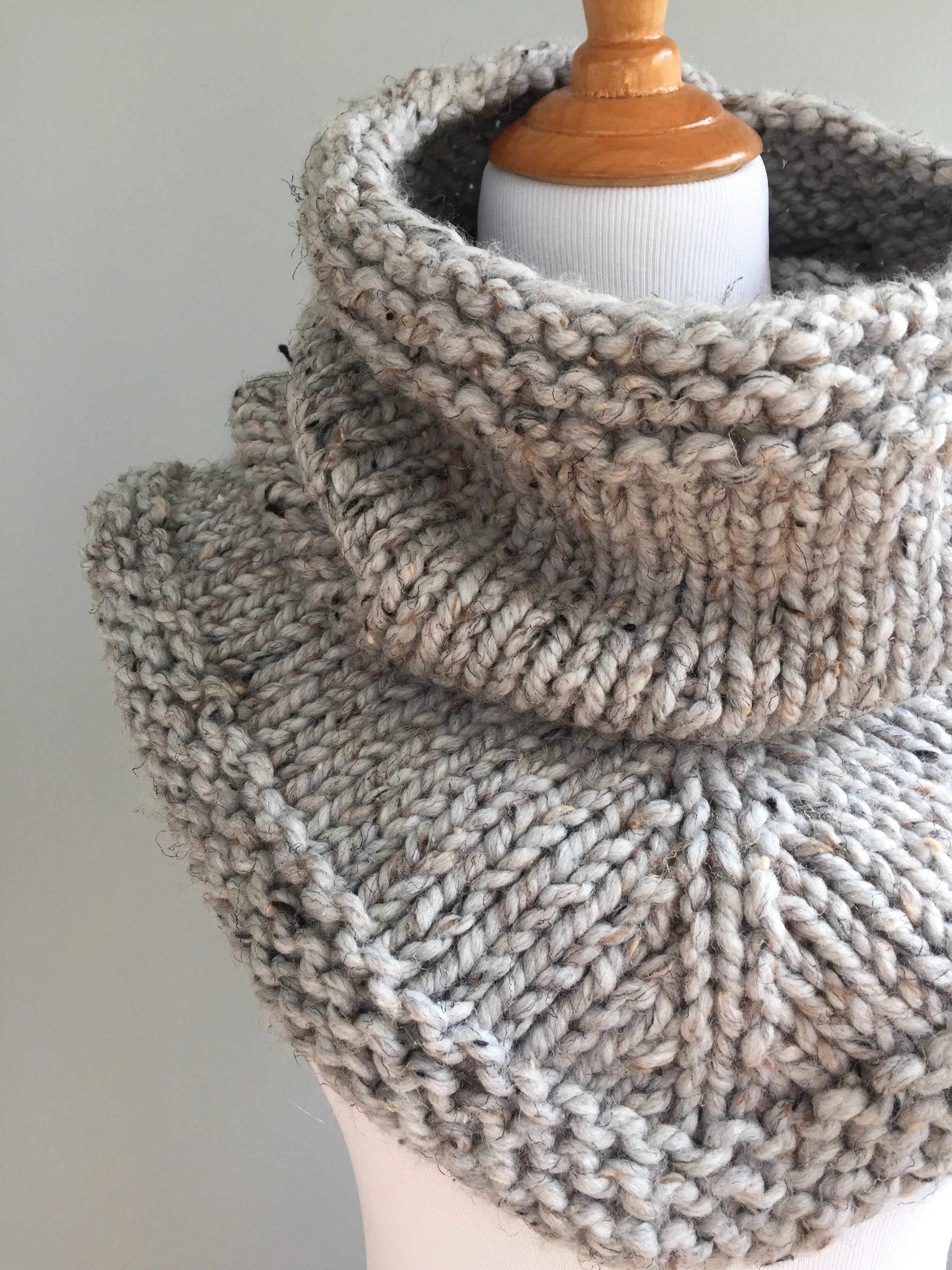Free Knit Stockinette Bandana Cowl Scarf Pattern — Ashley Lillis