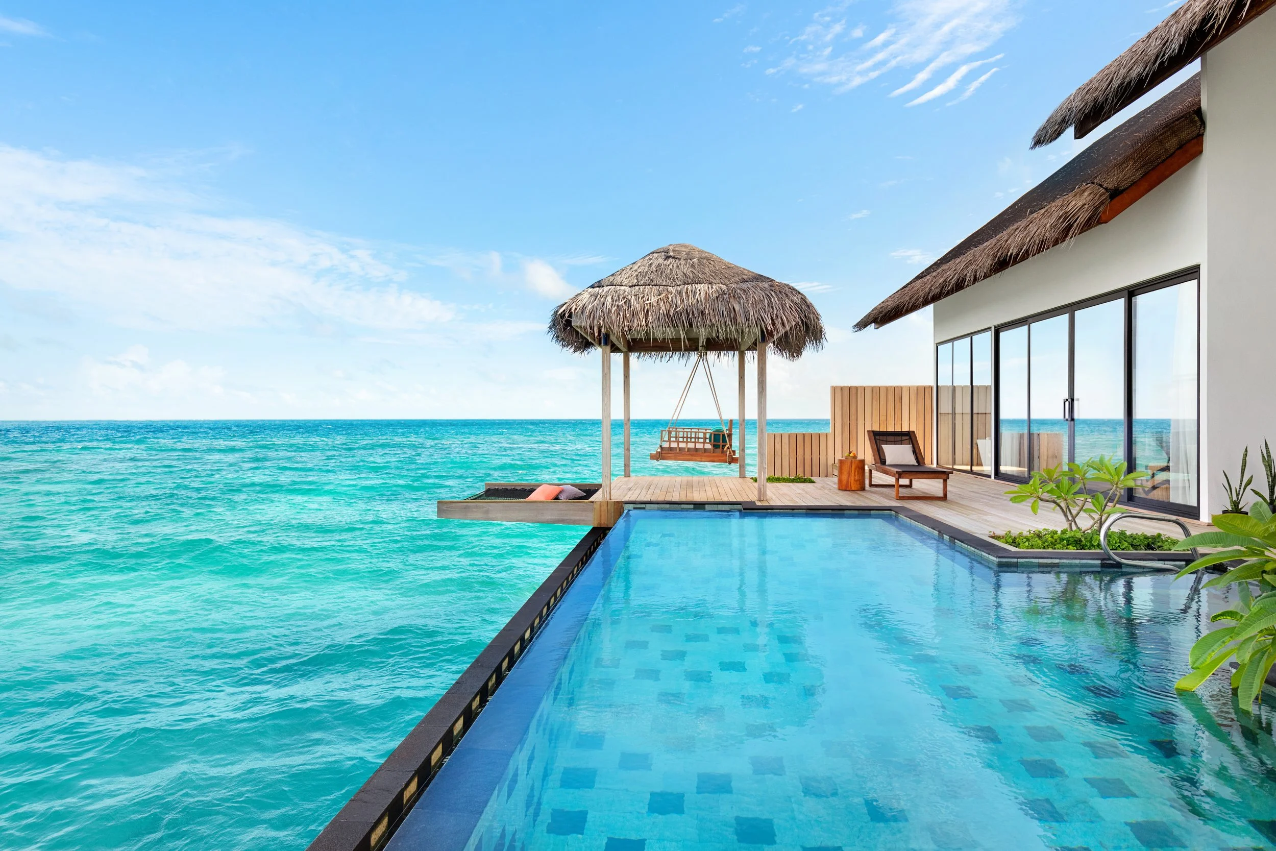 Plateau International — Hilton Maldives Amingiri Resort & Spa