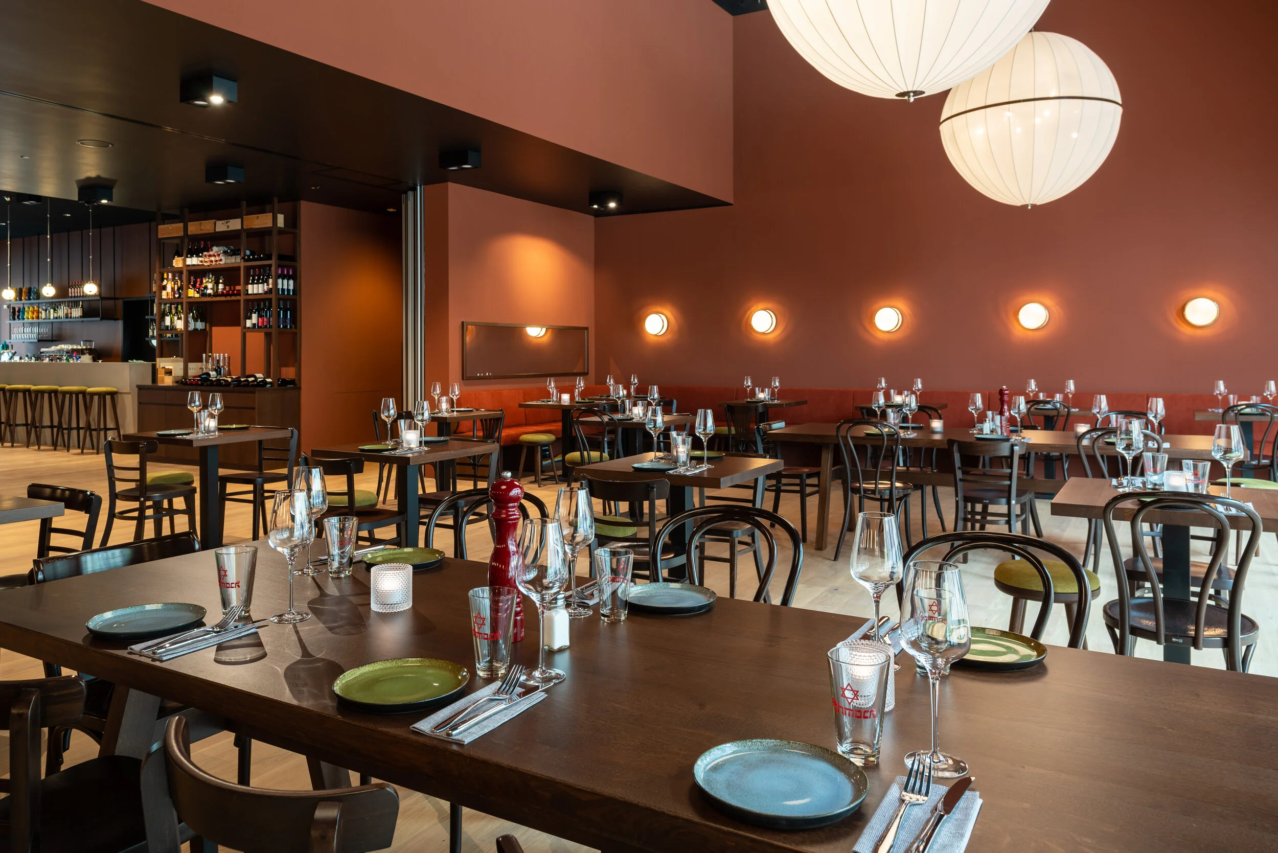 SCHMOCK Bar & Restaurant