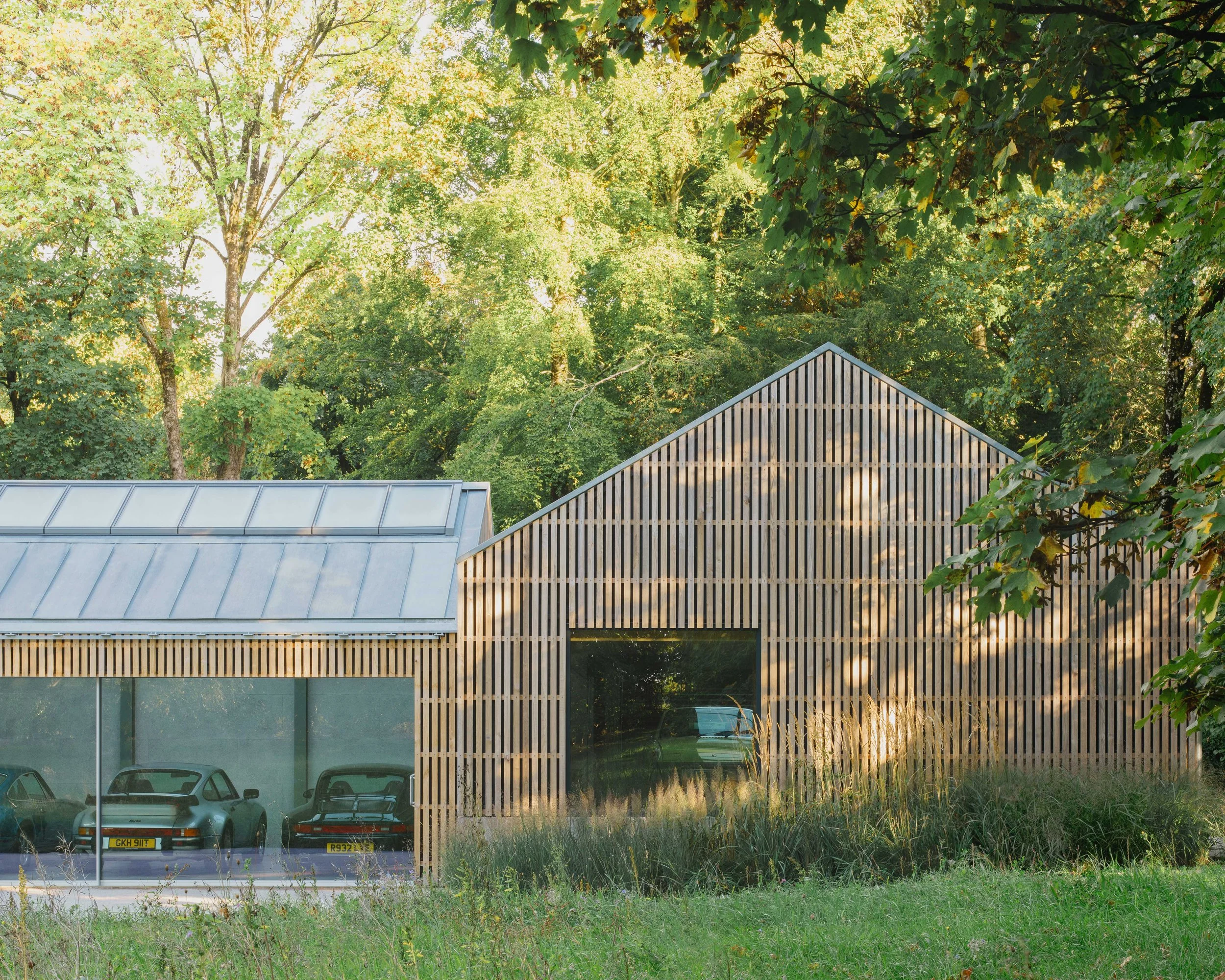 Autobarn — bindloss dawes
