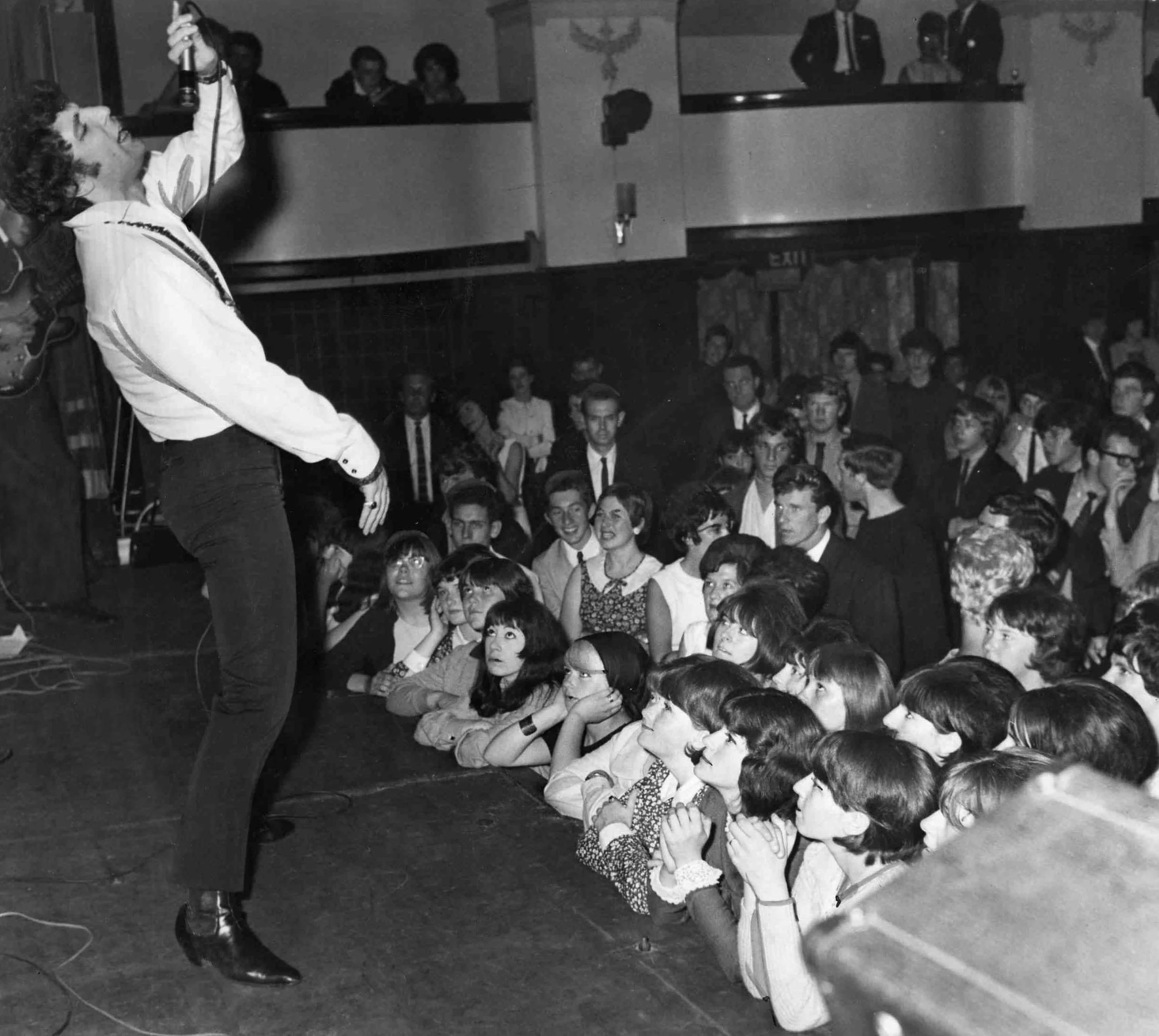 Copy of Biography — Tom Jones | Official Website
