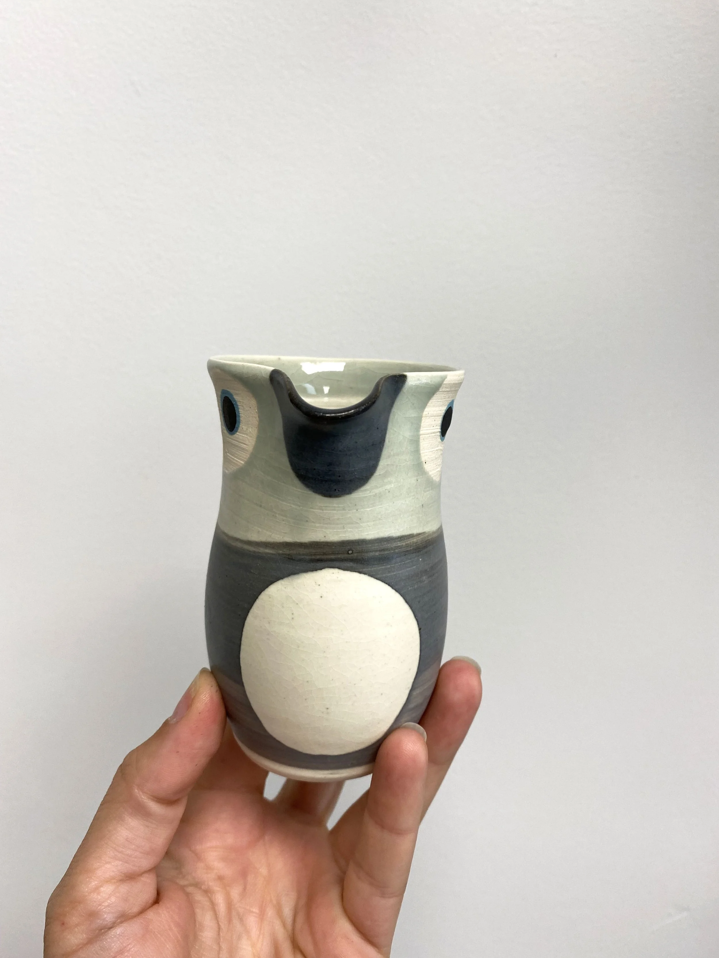 Toutouwai South Island Robin Jug (2 sizes) — Frank's Corner