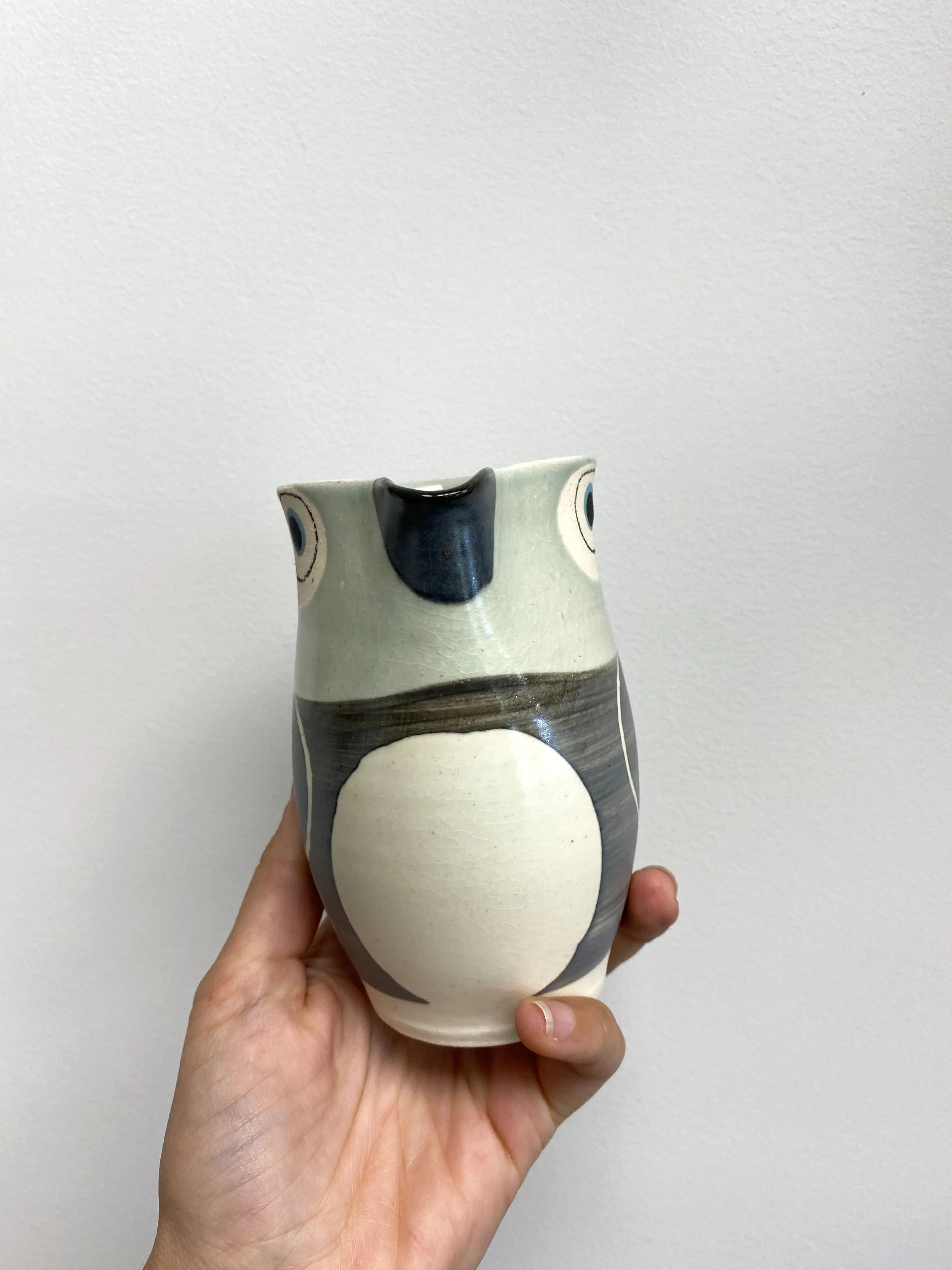 Toutouwai South Island Robin Jug (2 sizes) — Frank's Corner