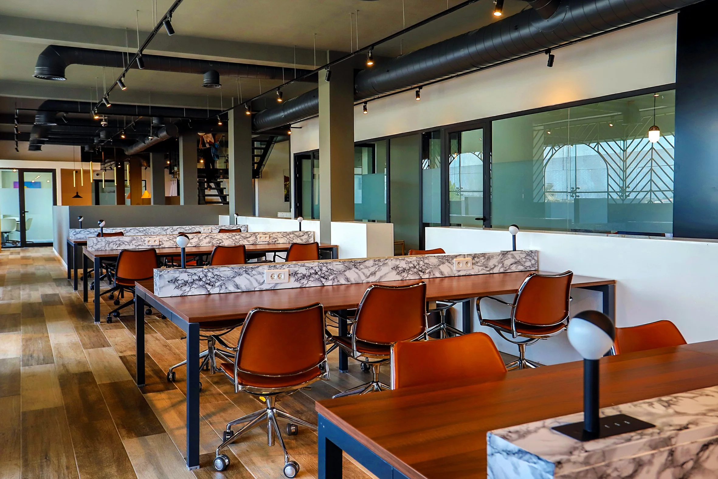 Location de Bureaux et espace de coworking Abidjan — Royal Work Club