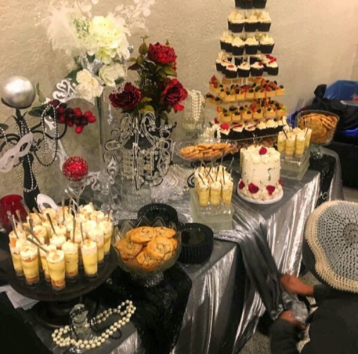 Dessert Table - Platinum Package — Tiered & Petite