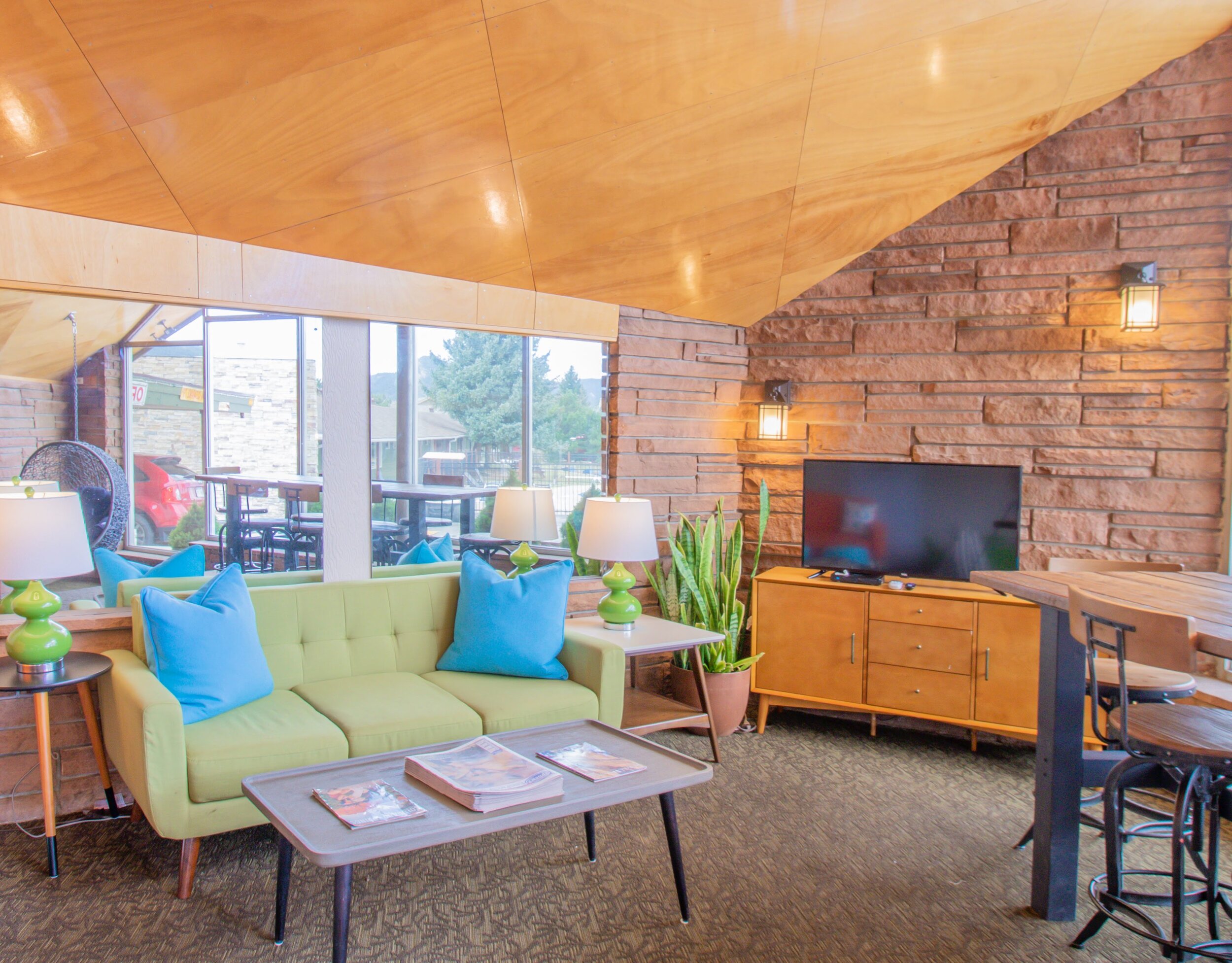 Photo Gallery — Coyote Mountain Lodge