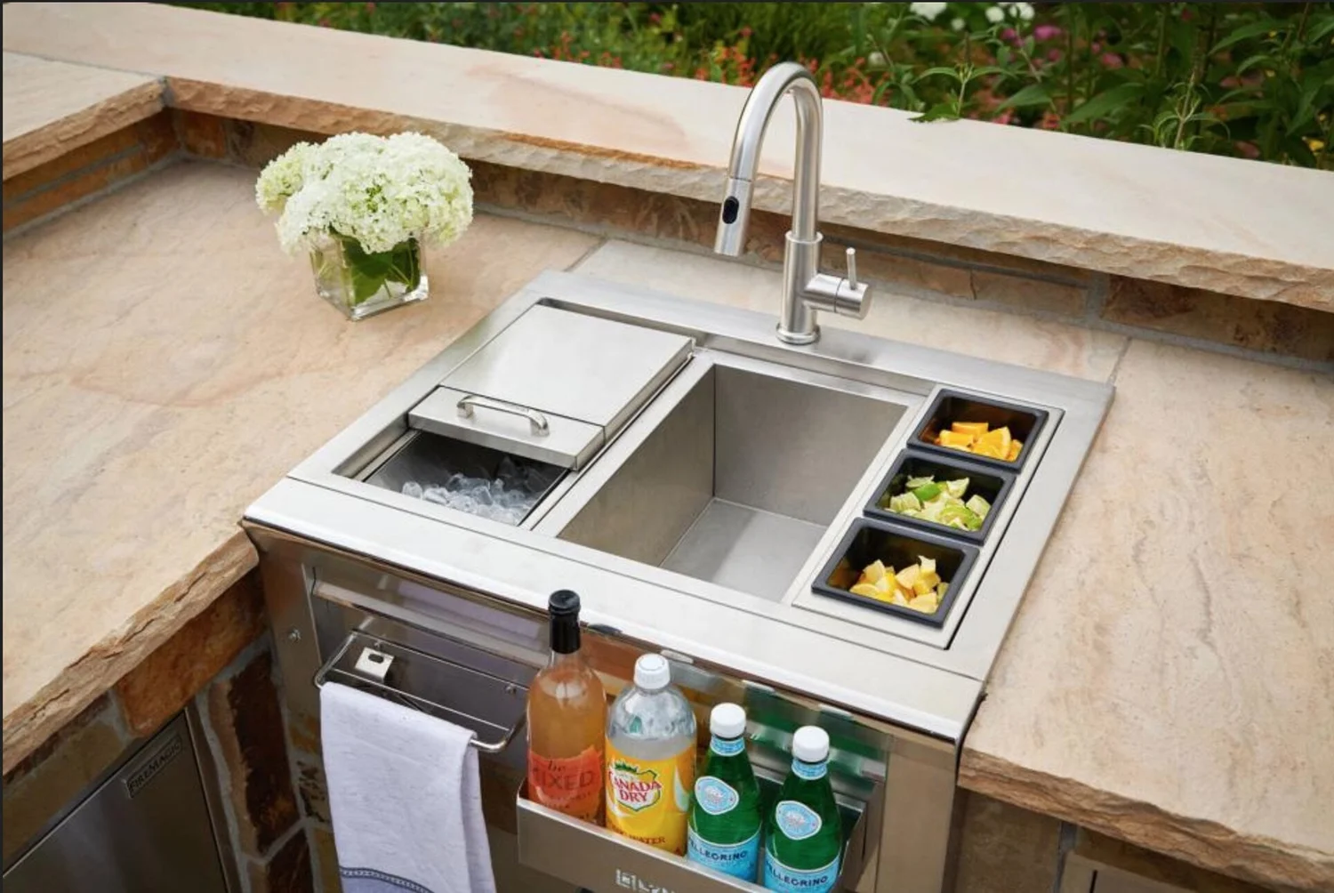 The Great Outdoors Series: Outdoor Kitchens | Catherine Jordan Design