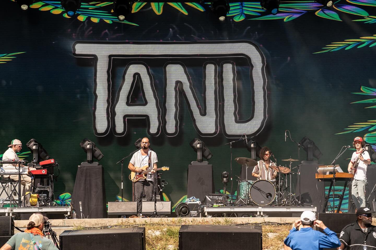 Tand the band.