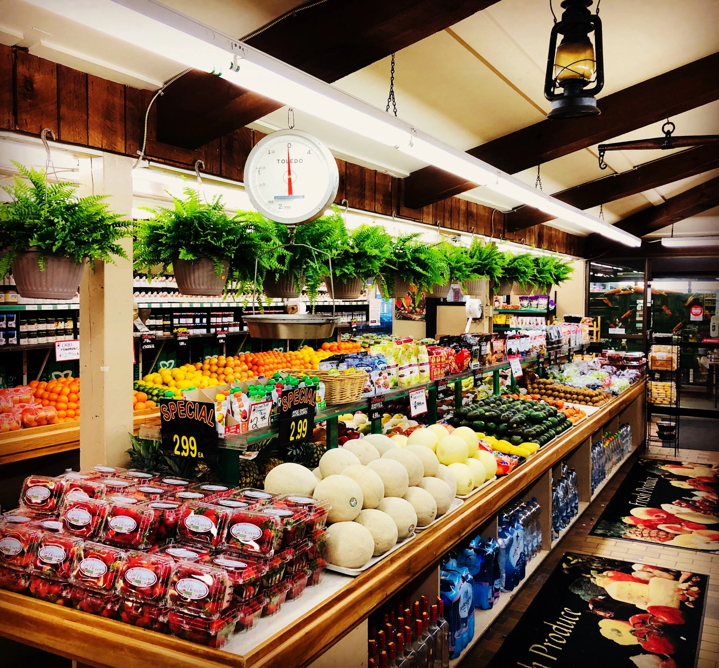 About Us — THE APPLE MARKET