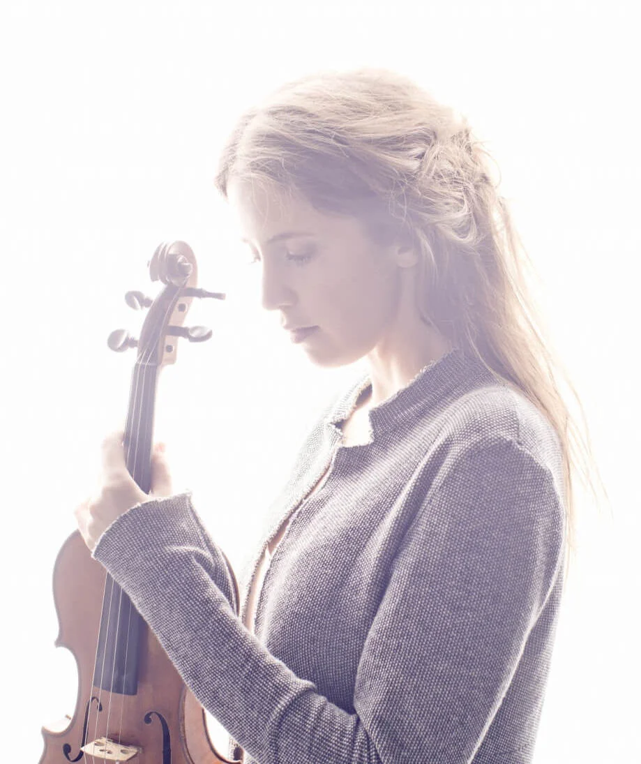 PHOTOS — VILDE FRANG