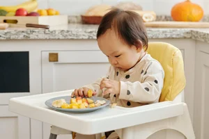 5 Easy And Safe Methods That Will Help Your Baby To Eat Independently ...