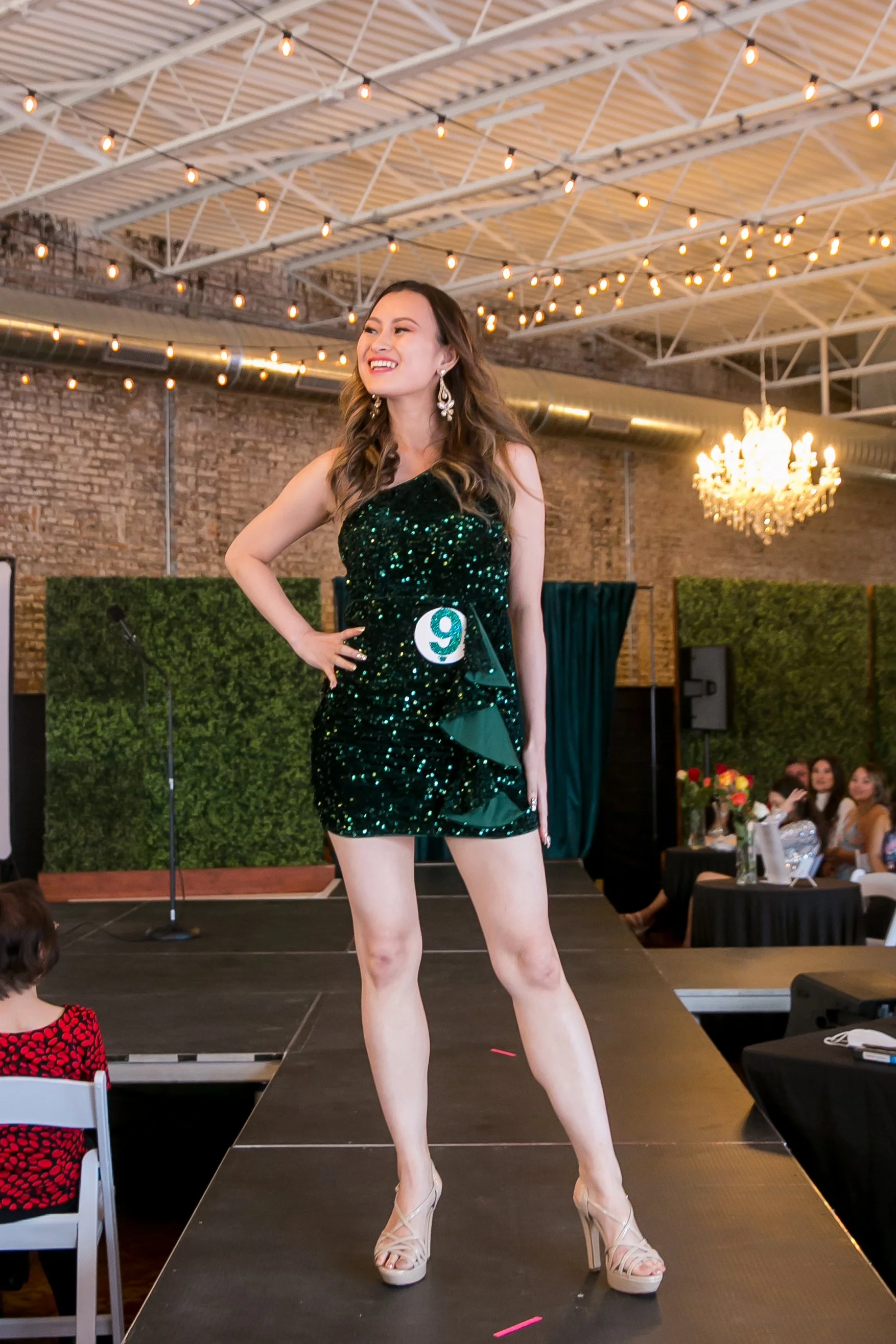 Isabel Chan — Miss Chinese Chicago 芝加哥中華小姐