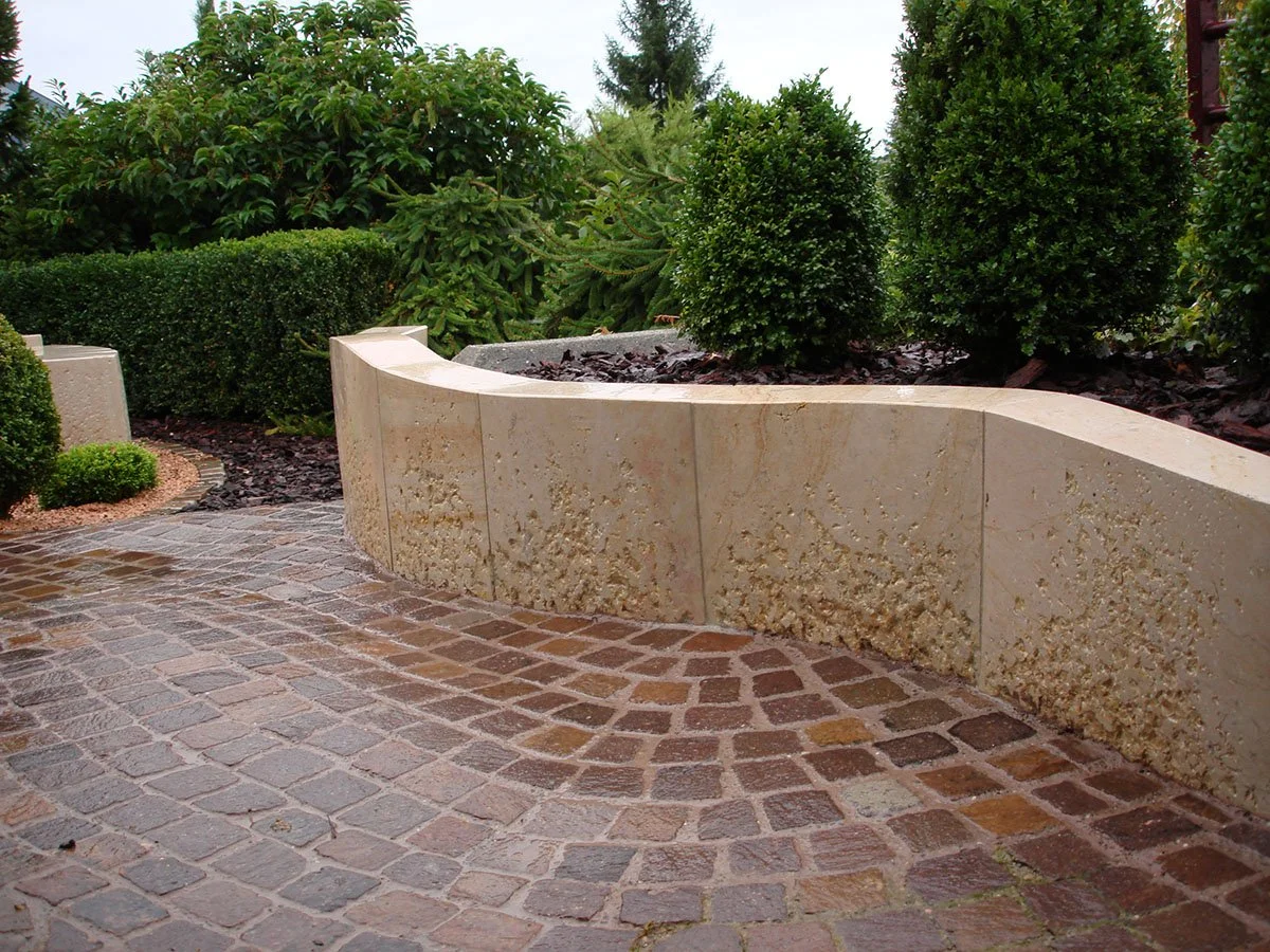 Gartengestaltung in Naturstein — Schnell Natursteine AG
