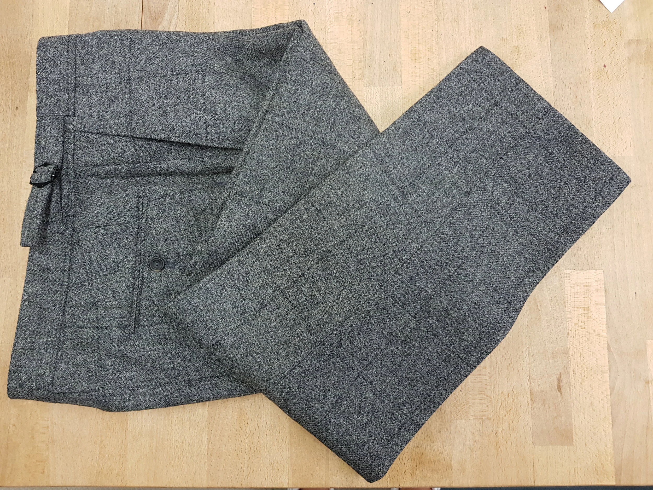 3 Piece Suit in Grey Check Cheviot Tweed — TWEED ADDICT