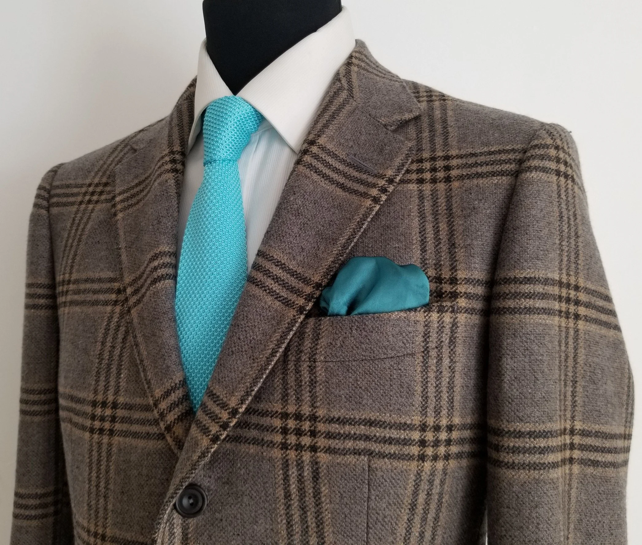 Bold Check Grey and Beige Tweed Jacket — TWEED ADDICT