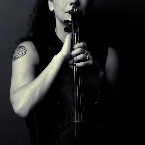 Bio — Jessica Moss