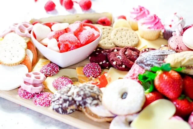 How to Make an Affordable Grazing Platter of Sweets & Charcuterie (Full ...