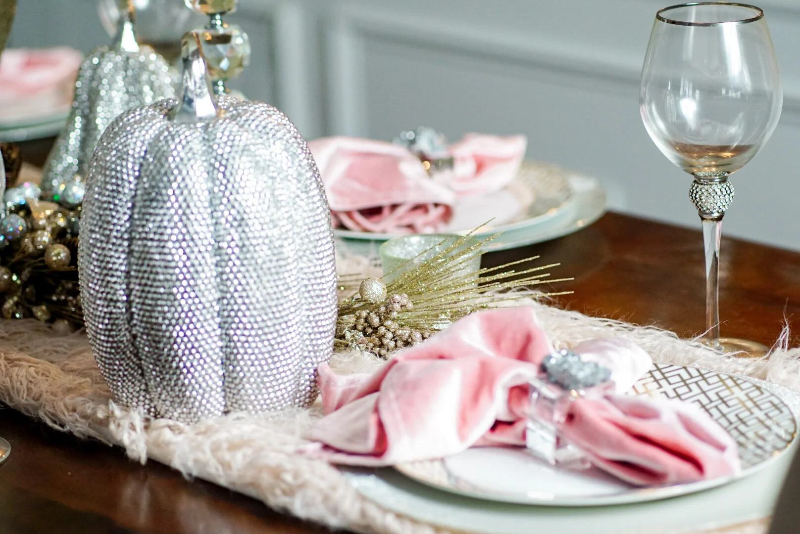 What is a Harvest Table | What are Harvest Tables Used For — Our West Nest