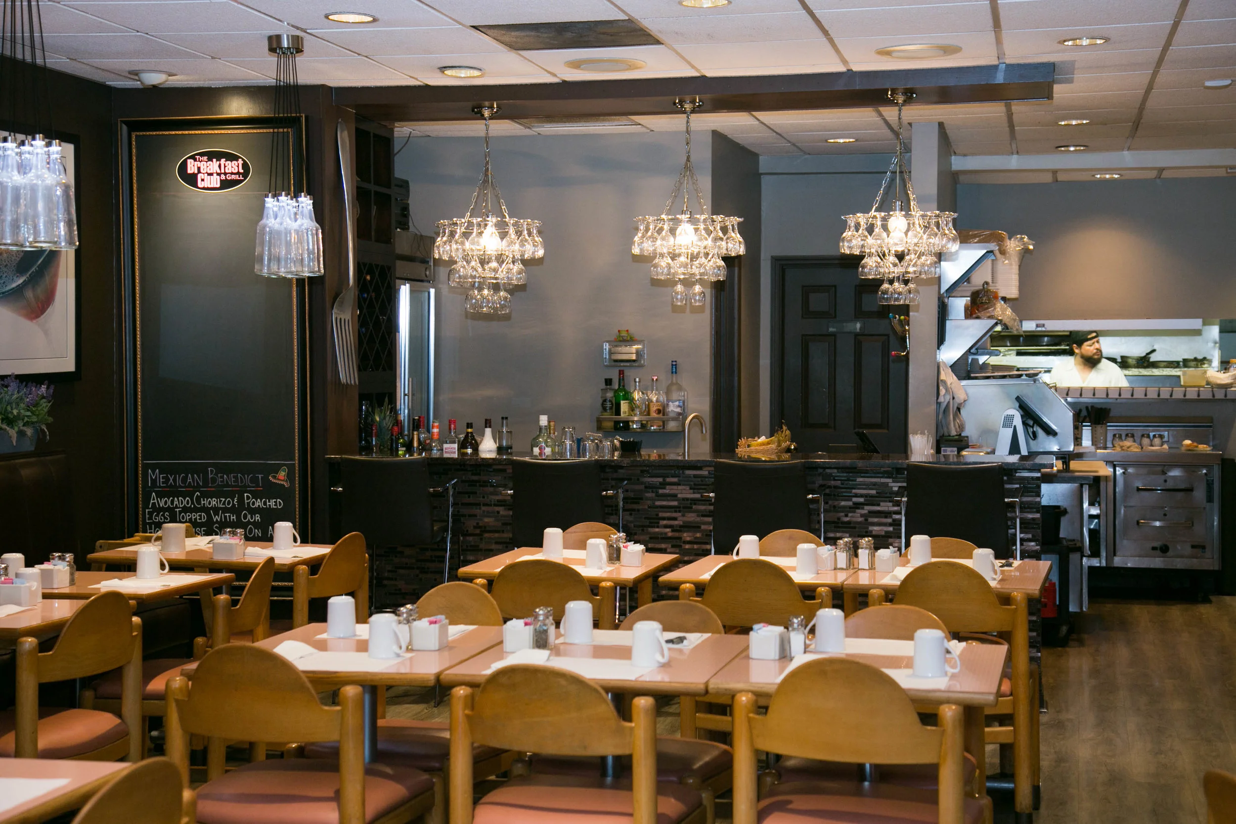 Breakfast Club & Grill