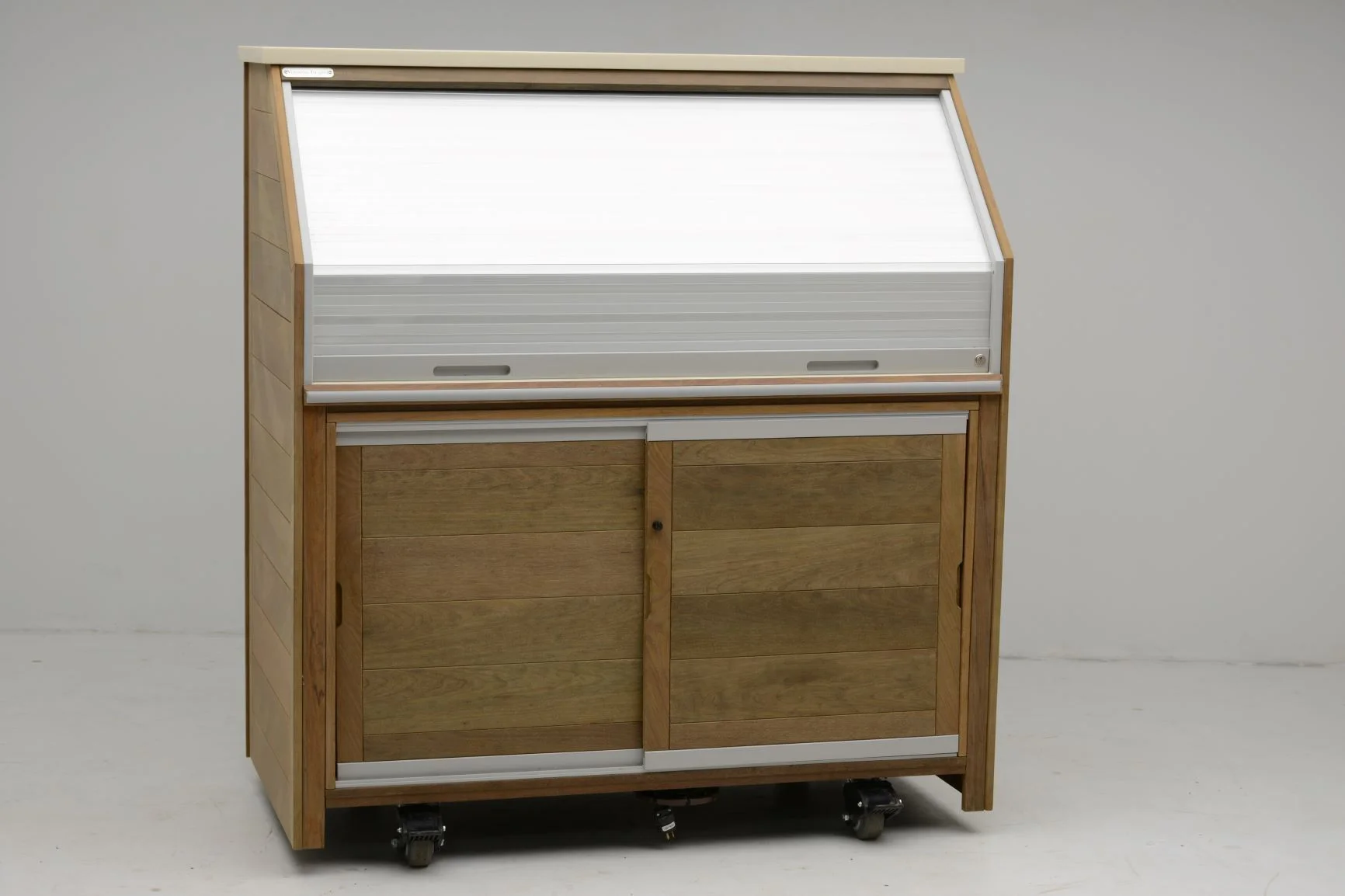 Medium Locking Wait Station / Podium | Vermont Islands