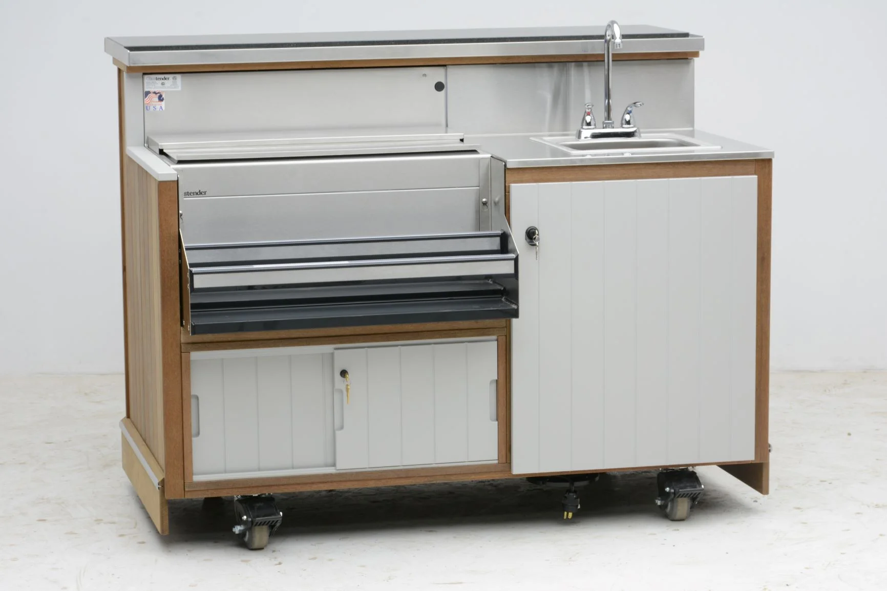 Outdoor Portable Bars on Wheels | Vermont Islands