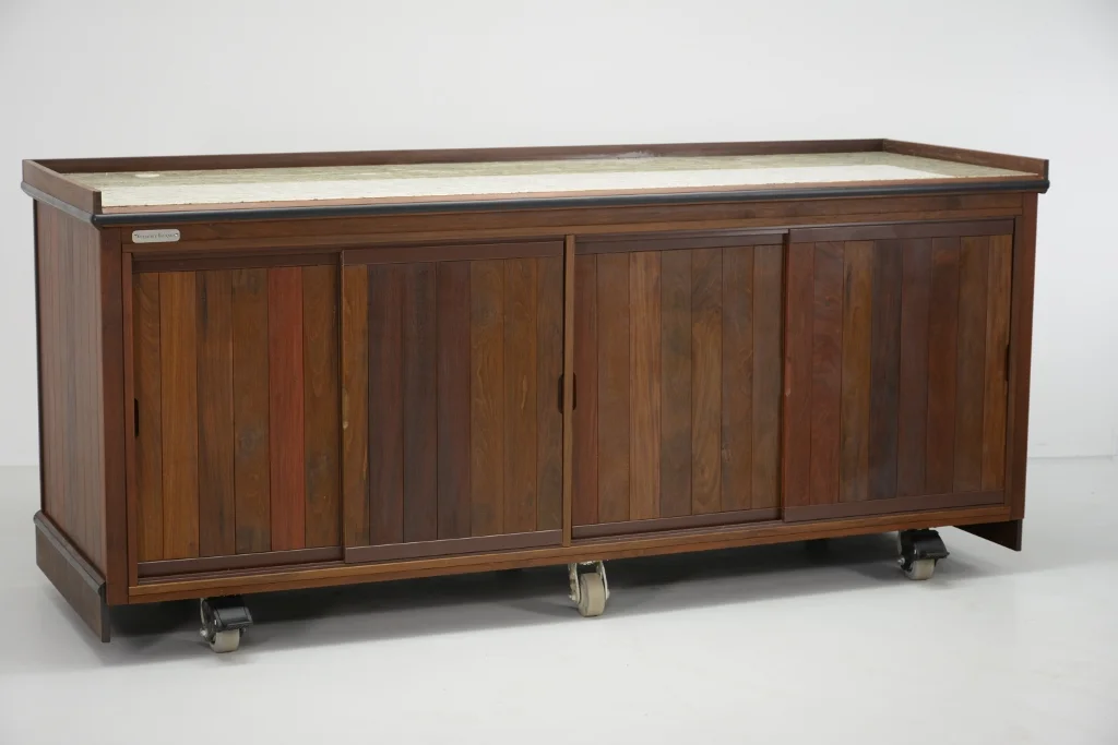 Portable Valet Podiums, Hostess Stands, Service Islands | Vermont Islands