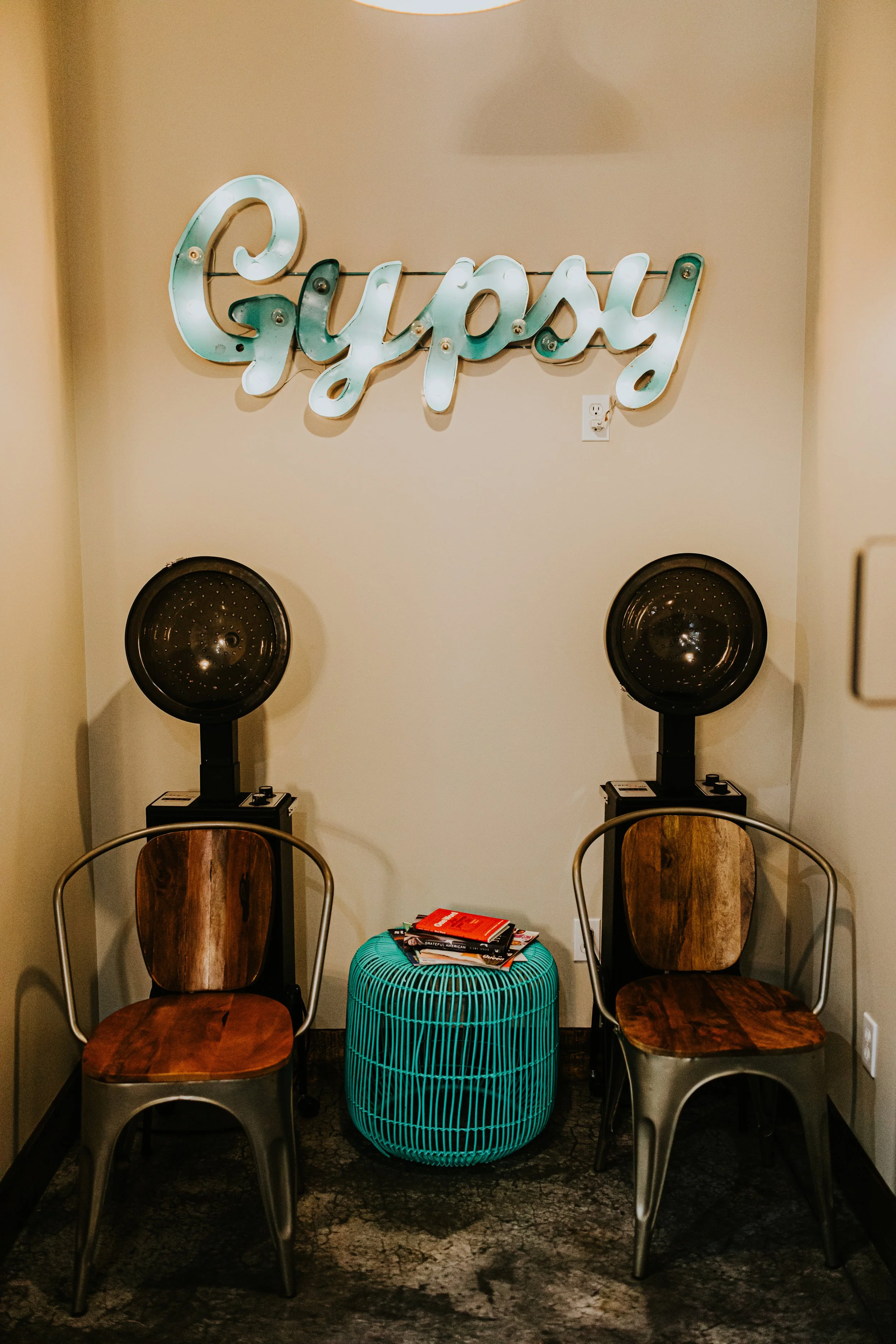 Magnify Salon