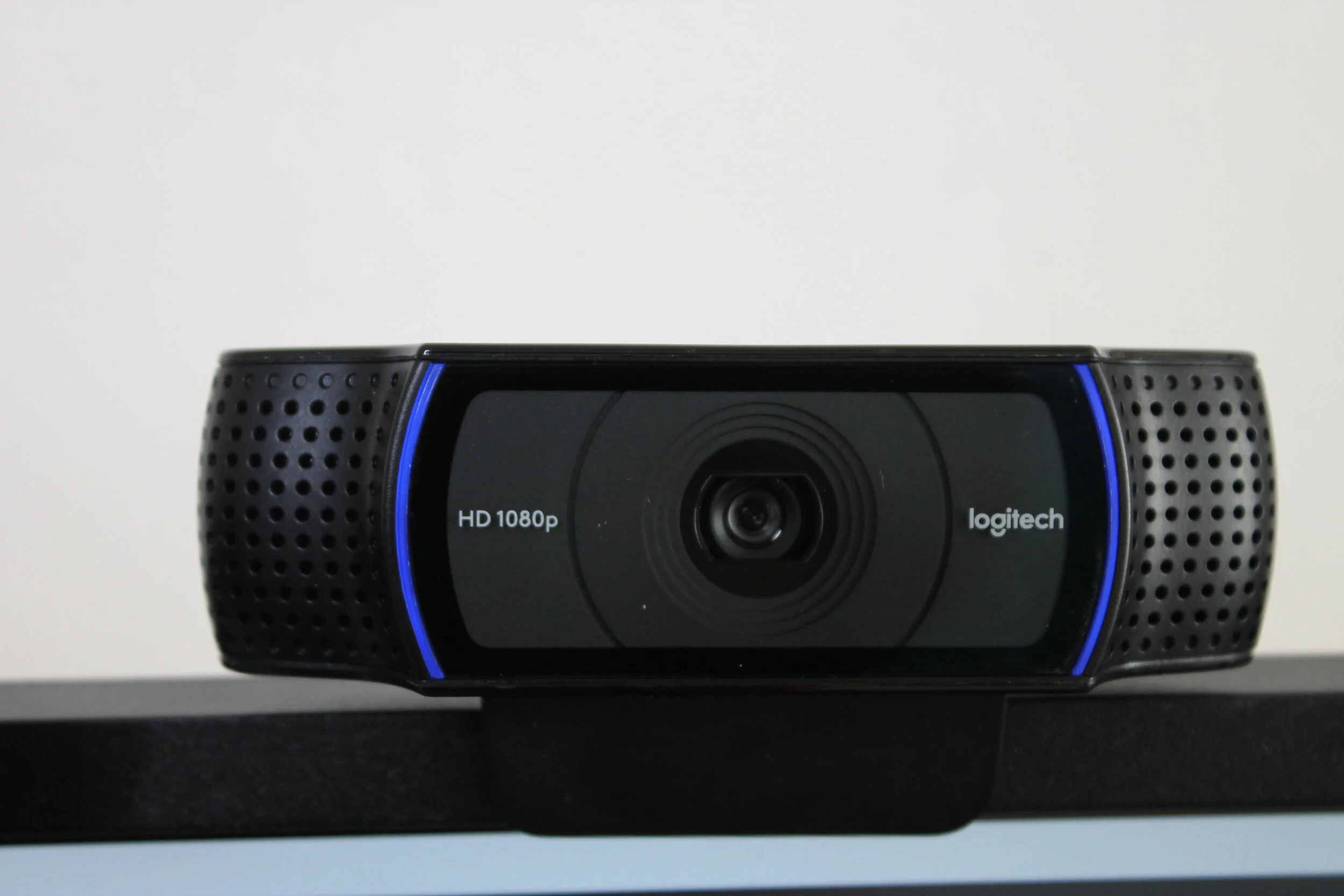 Logitech C270 vs C310 vs C920 — Stream Tech Reviews by BadIntent