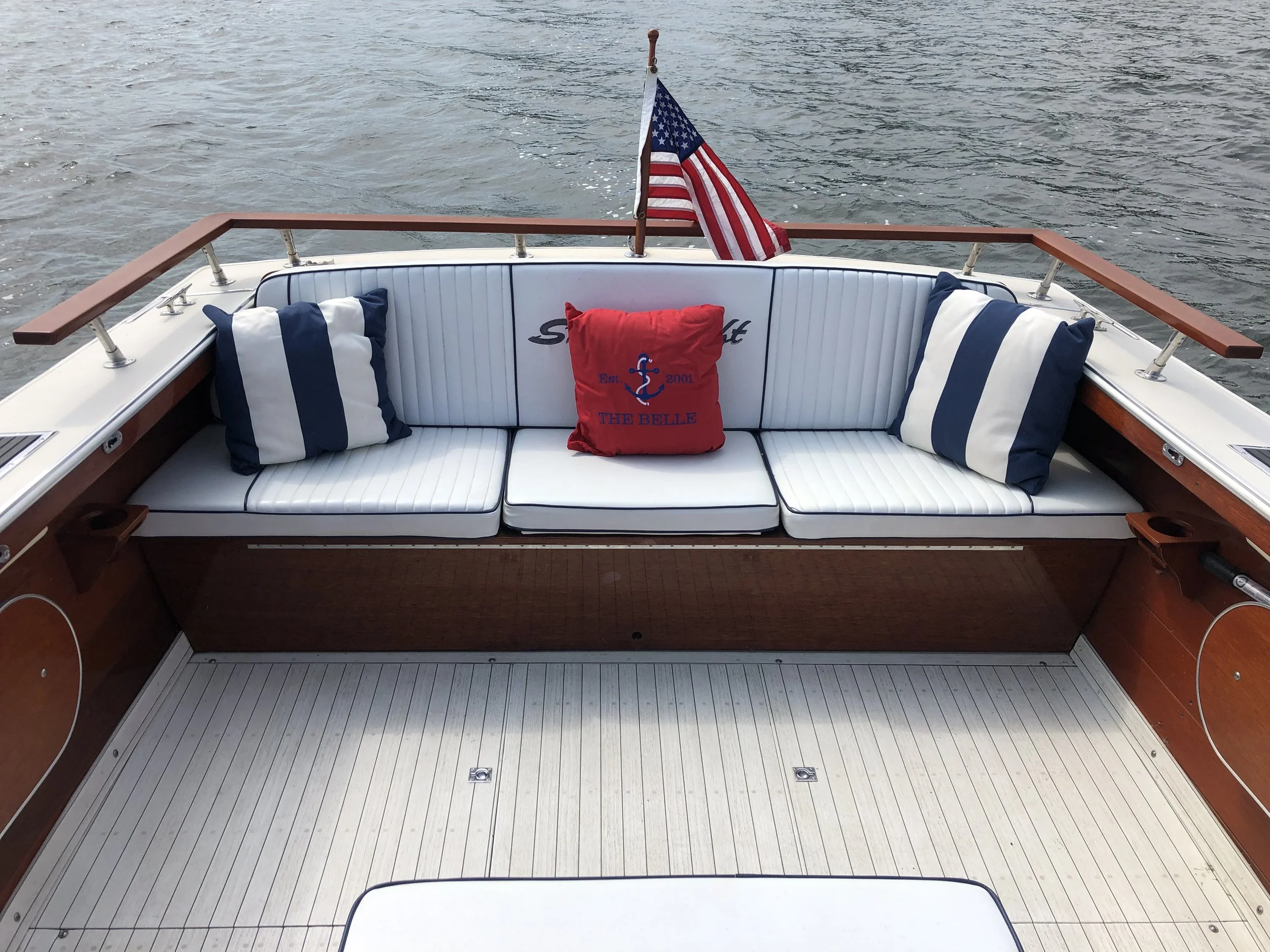 1982 Skiff Craft 26' Runabout Inboard — Tonka Bay Marina