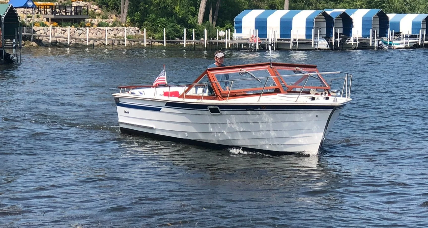 1982 Skiff Craft 26' Runabout Inboard — Tonka Bay Marina