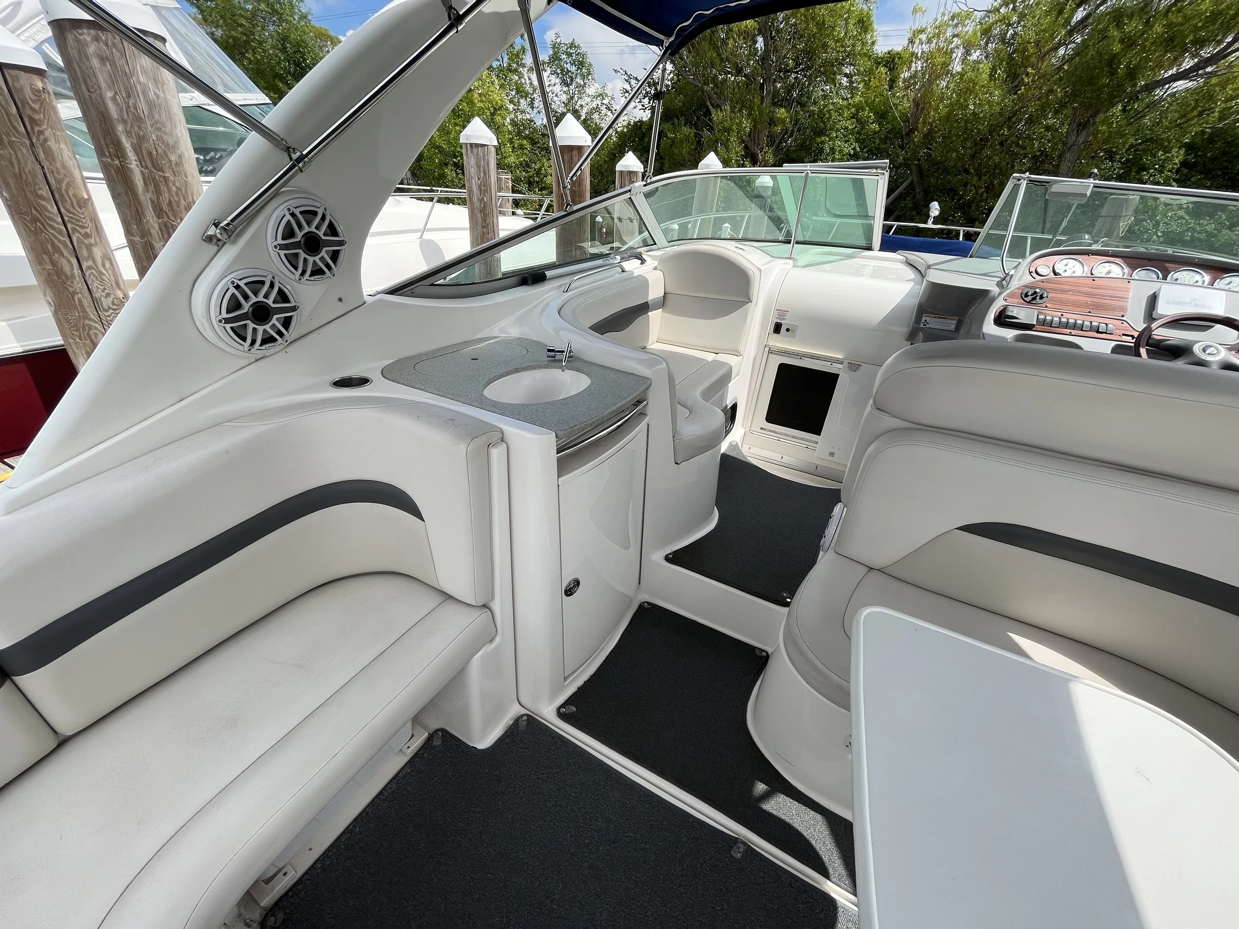 2004 Chaparral 330 Signature 35' — Tonka Bay Marina