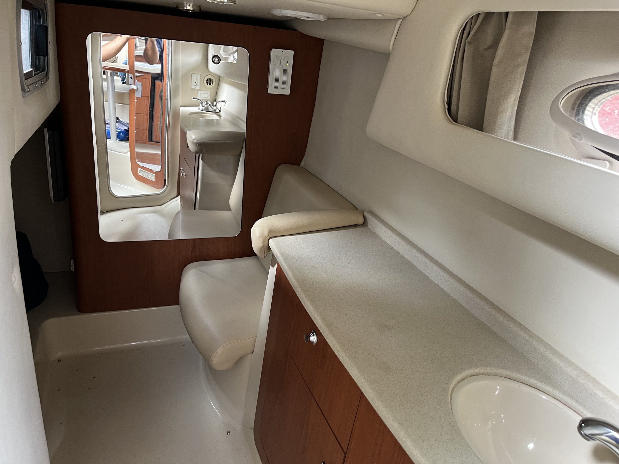 2004 Chaparral 330 Signature 35' — Tonka Bay Marina