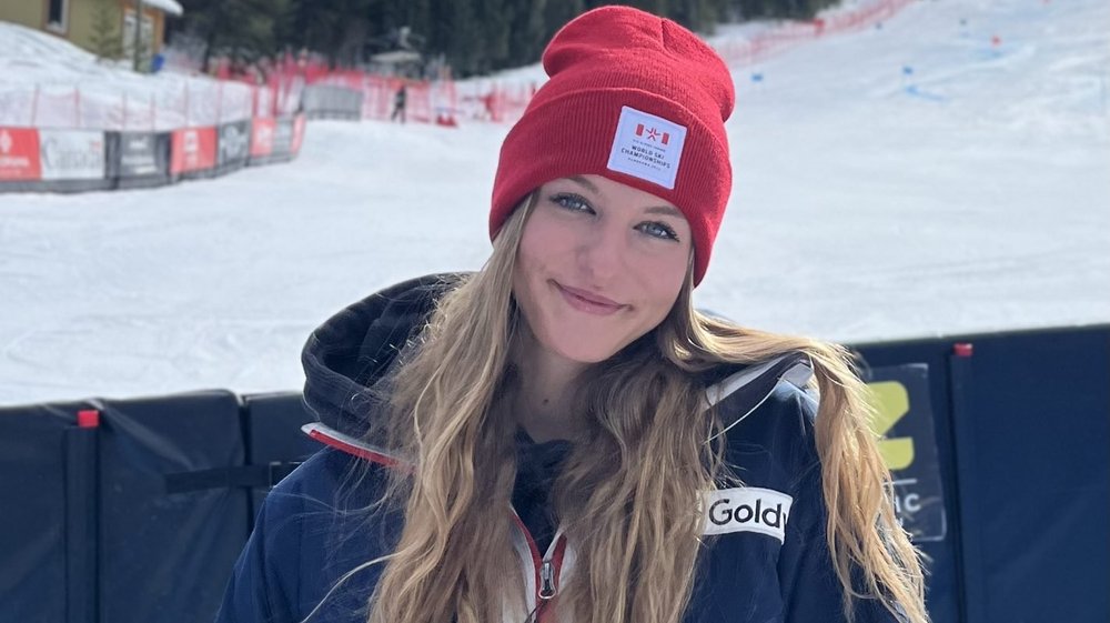 Alexa Elliff — The Ladies' Ski Club