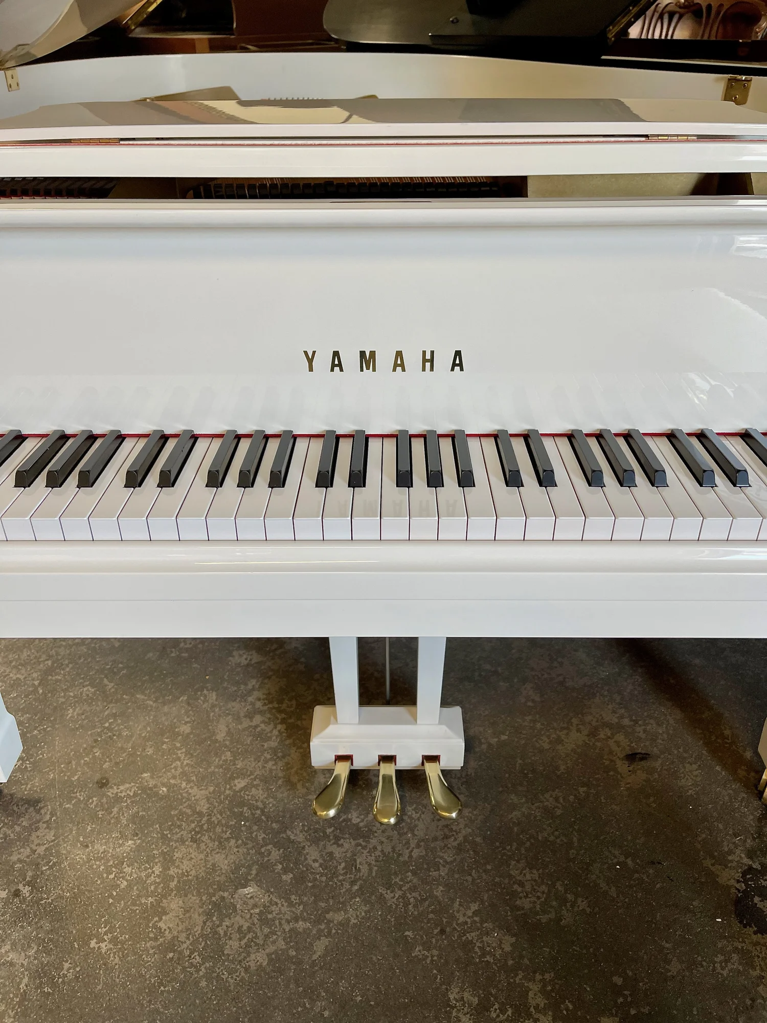 Yamaha Baby Grand Piano White
